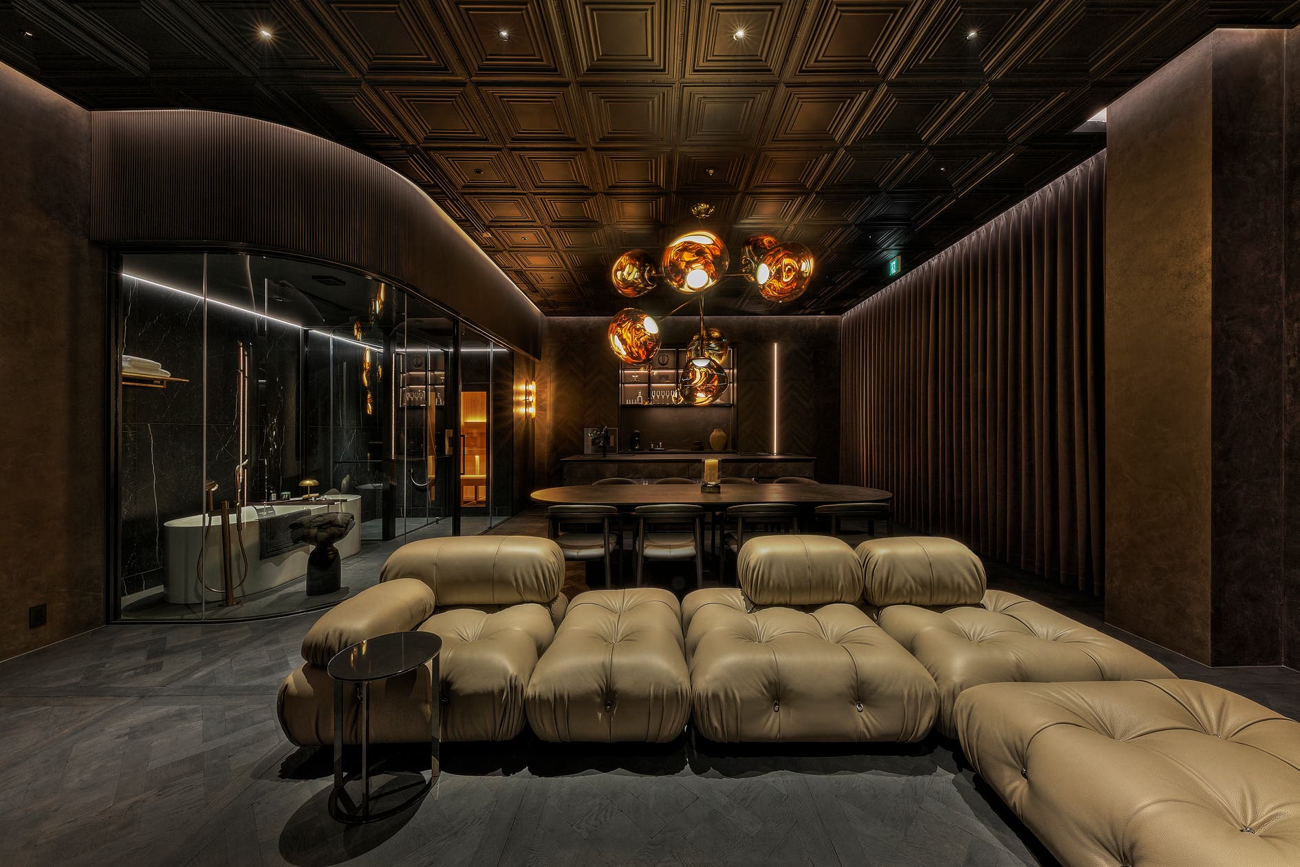 【表参道】非日常の暮らしに没入！ モニターあり！ 少人数での特別な会食やオフサイトミーティングにおすすめです！の写真1