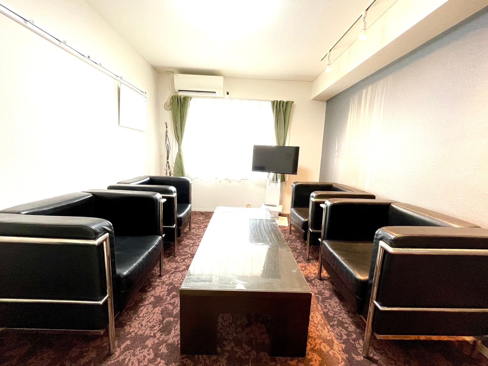 三田線出口50m、東京ドーム隣のゆったりソファ空間。会議・ドームイベント準備・撮影OKなマルチスペースの写真3