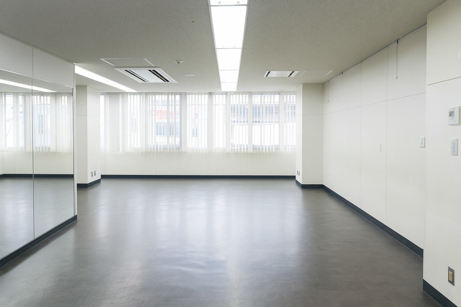 【押上駅から徒歩2分🚶‍♂️】ダンスレッスンスタジオや会議室として使用可能♪Wi-Fi/全身鏡 /音響機材完備♪の写真2