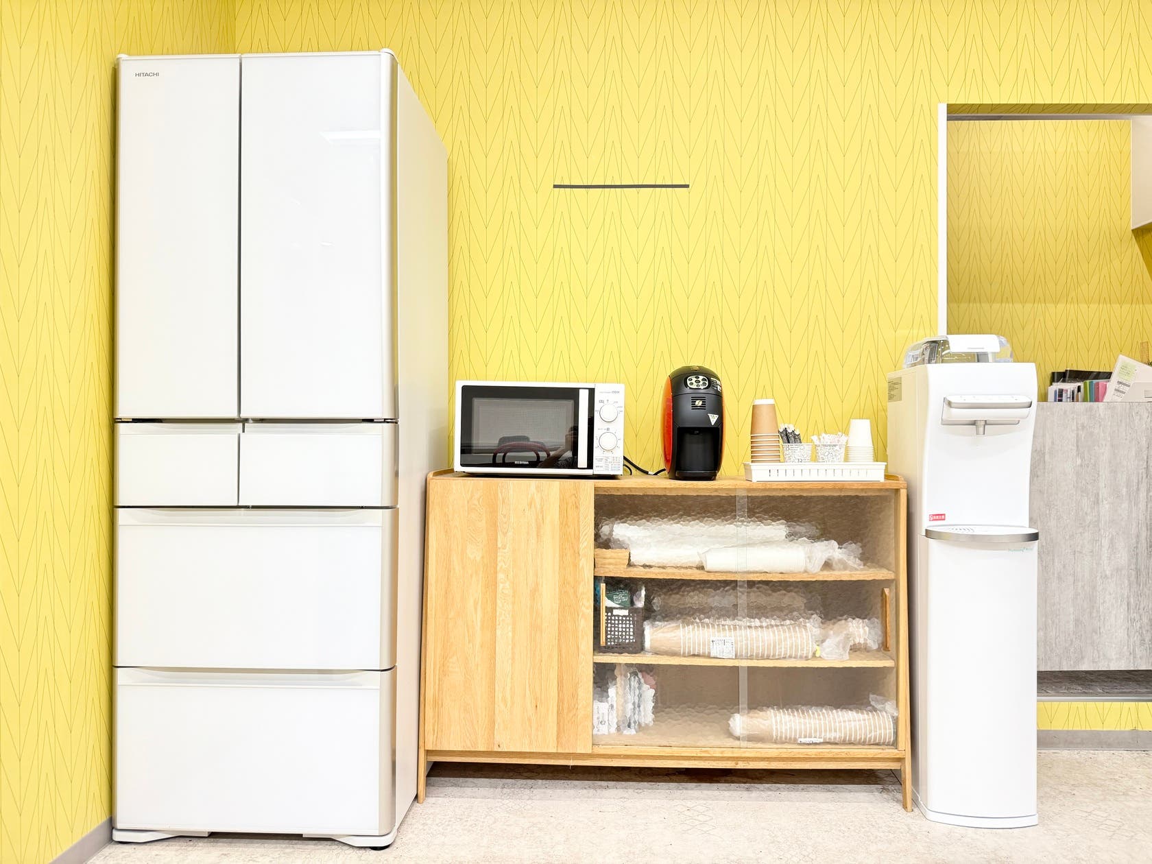 【神戸駅徒歩３分】⭐️スタッフ常駐で安心⭐️レイアウト自由で会議やセミナー等様々な用途に最適！🧑🏻‍💻無料Wi−Fiあり◎の写真4