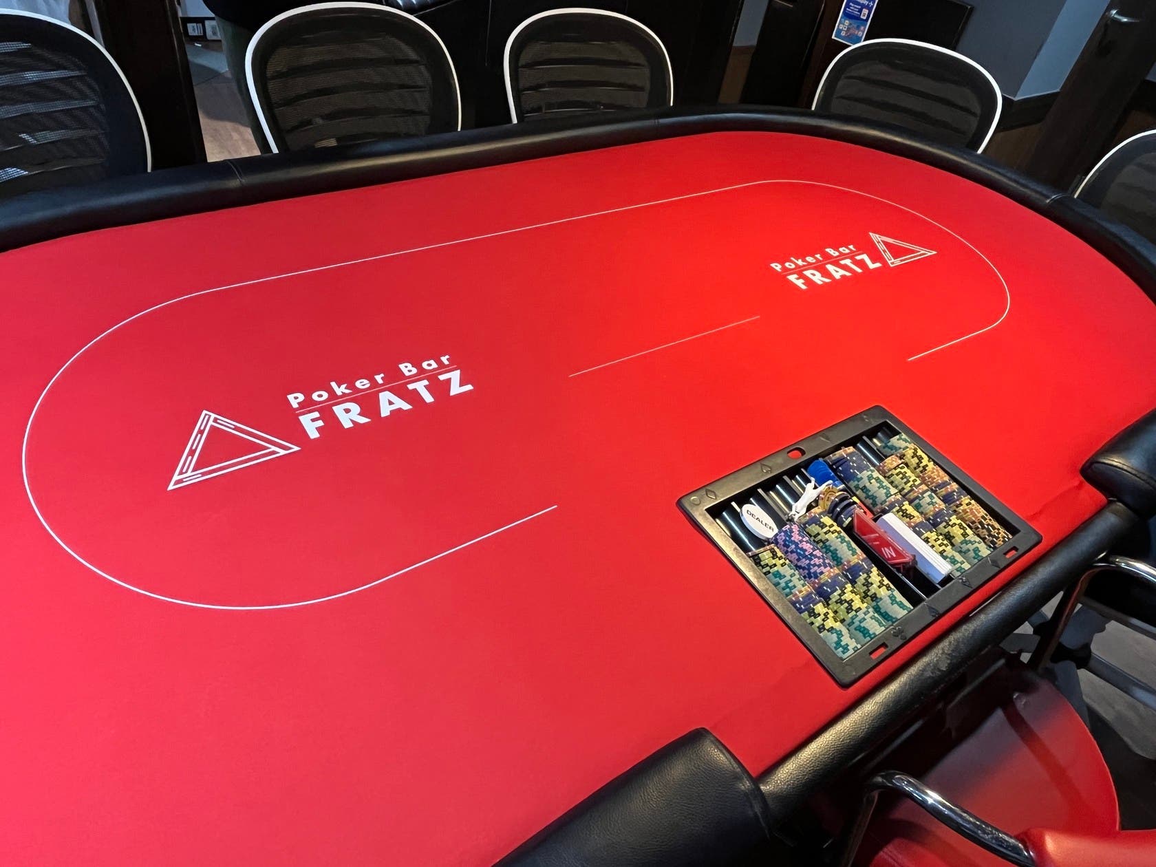 本格ポーカーバーでゲームイベントやパーティ！ボドゲオフ会、撮影、会議利用などに！の写真5