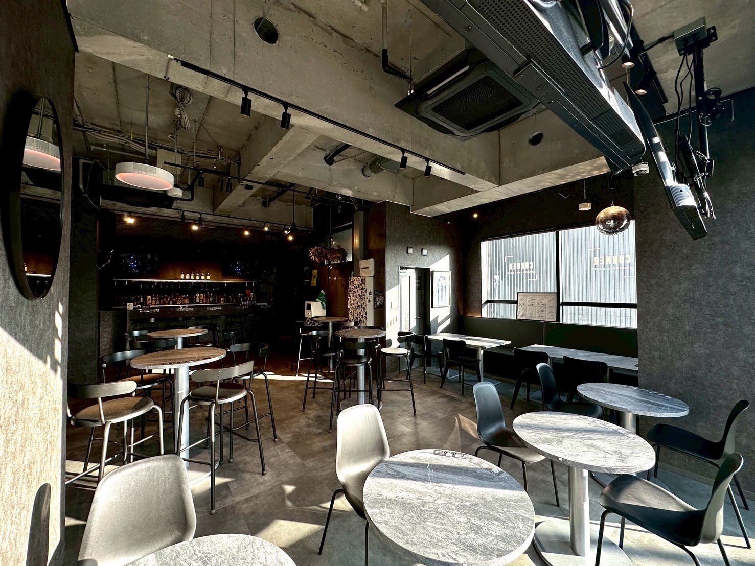 【最大６0名】ダーツ・カラオケ・大型モニター完備！流山おおたかの森駅4分のお洒落ダイニングを貸切の写真1