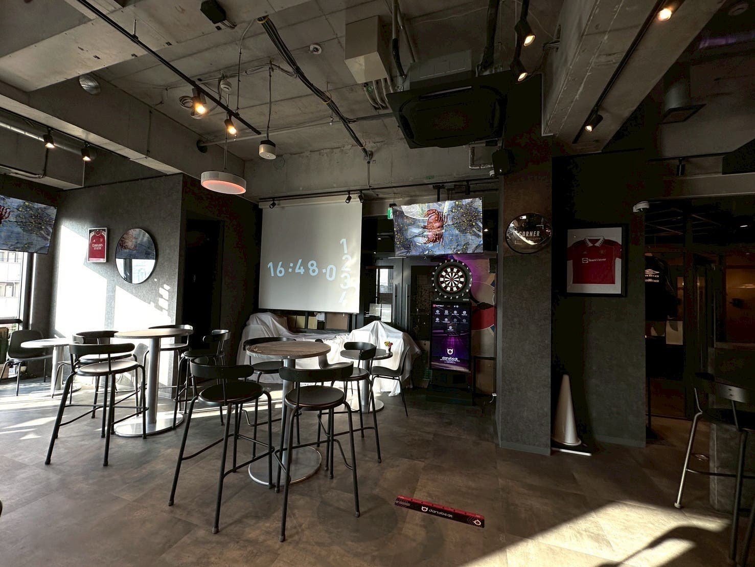 【最大６0名】ダーツ・カラオケ・大型モニター完備！流山おおたかの森駅4分のお洒落ダイニングを貸切の写真2