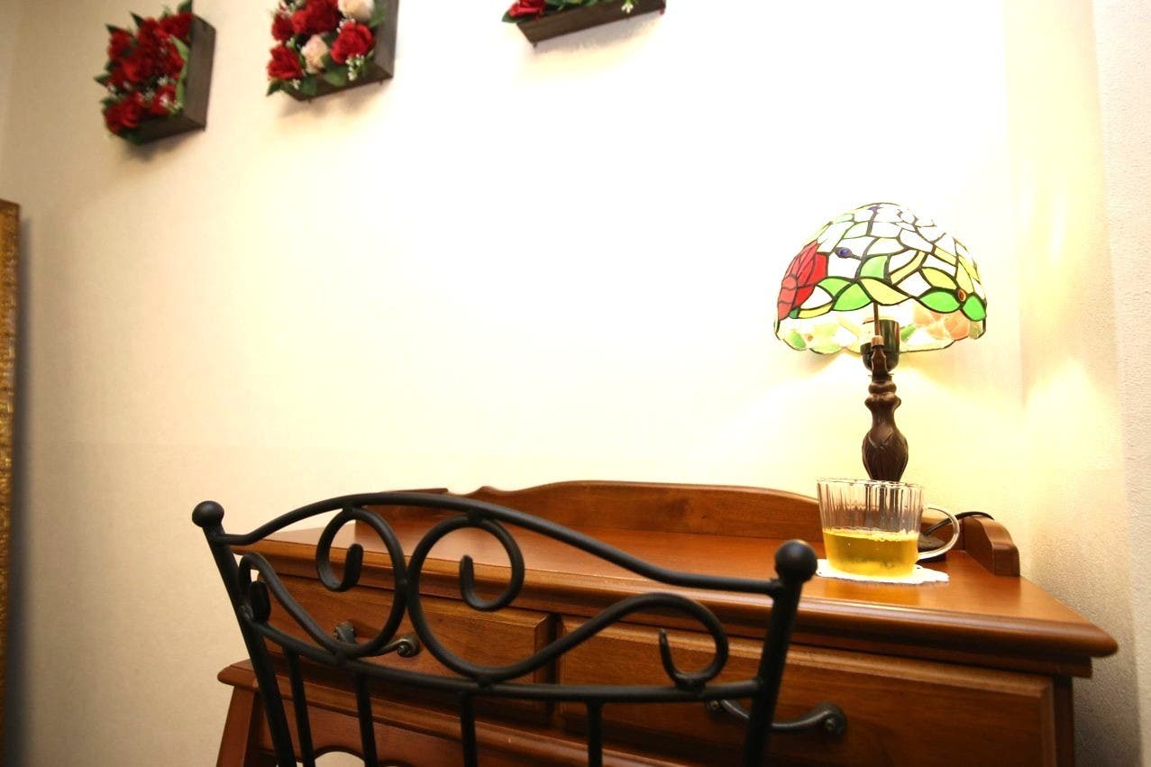 【横浜駅7分】ネイルデスク入荷🌟/ペーパーシーツ無料😊/完全個室/1階/手動昇降ベッド（有孔）/室内トイレ付/Rainbowの写真16