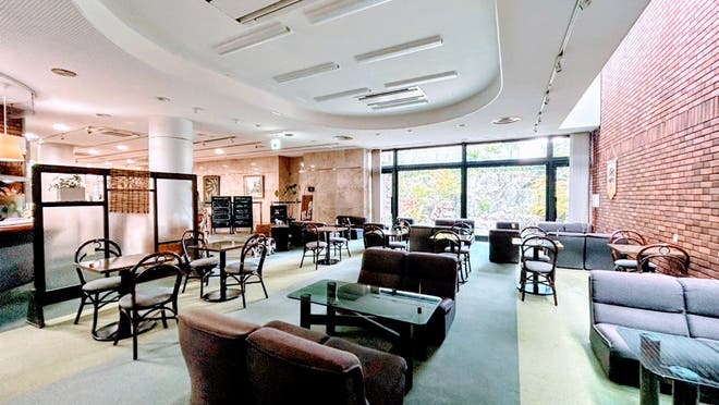 JR元町駅から徒歩10分!広々空間のカフェレンタルスペースの写真1