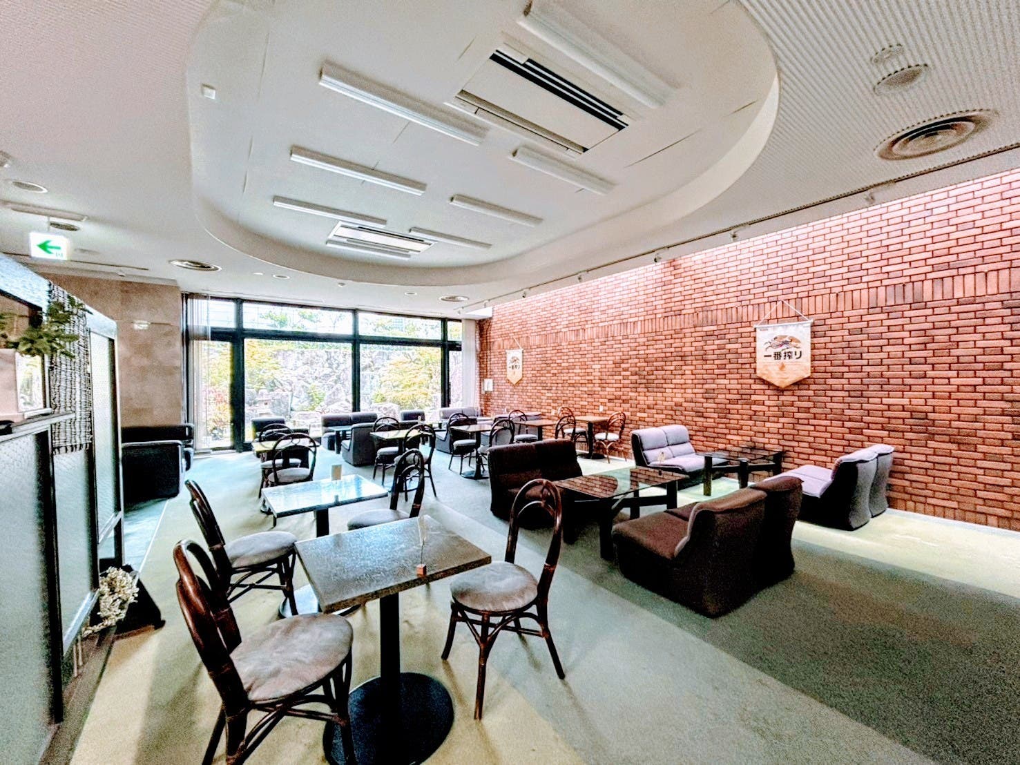 JR元町駅から徒歩10分！広々空間のカフェレンタルスペースの写真3