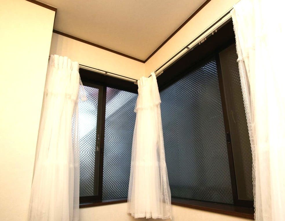 【横浜駅7分】ネイルデスク入荷🌟/ペーパーシーツ無料😊/完全個室/1階/手動昇降ベッド（有孔）/室内トイレ付/Rainbowの写真7