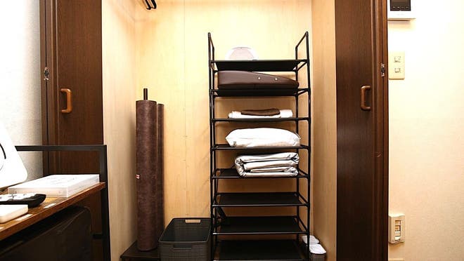 【横浜駅7分】お湯出る♨️/ペーパーシーツ無料😊/完全個室/1階/手動昇降ベッド(有孔)/室内トイレ付/Rainbowの写真9