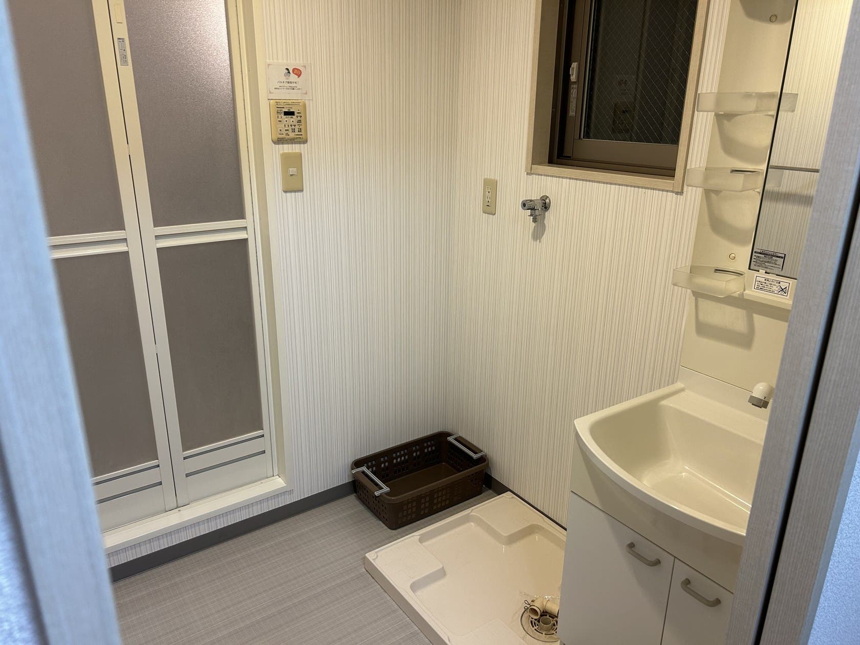 【金山駅徒歩2分】✨広々33㎡の日当たり良好完全個室✨シャワー&タオルレンタル✨30分清掃タイム付✨備品充実✨ゴミ捨て無料の写真30