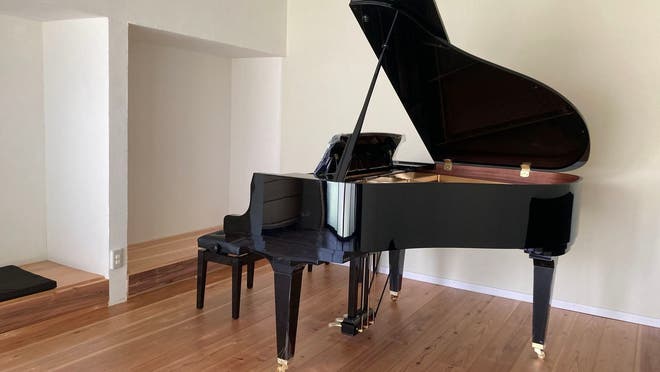 緑に囲まれた築70年の古民家カフェの一部屋をグランドピアノのレンタルスペースにの写真2