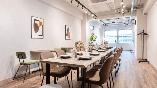 《博多駅5分🚃》最大30名🎉120㌅巨大スクリーン🆗飲食🍺パーティ/2次会/ビジネス利用にも最適💻の写真1