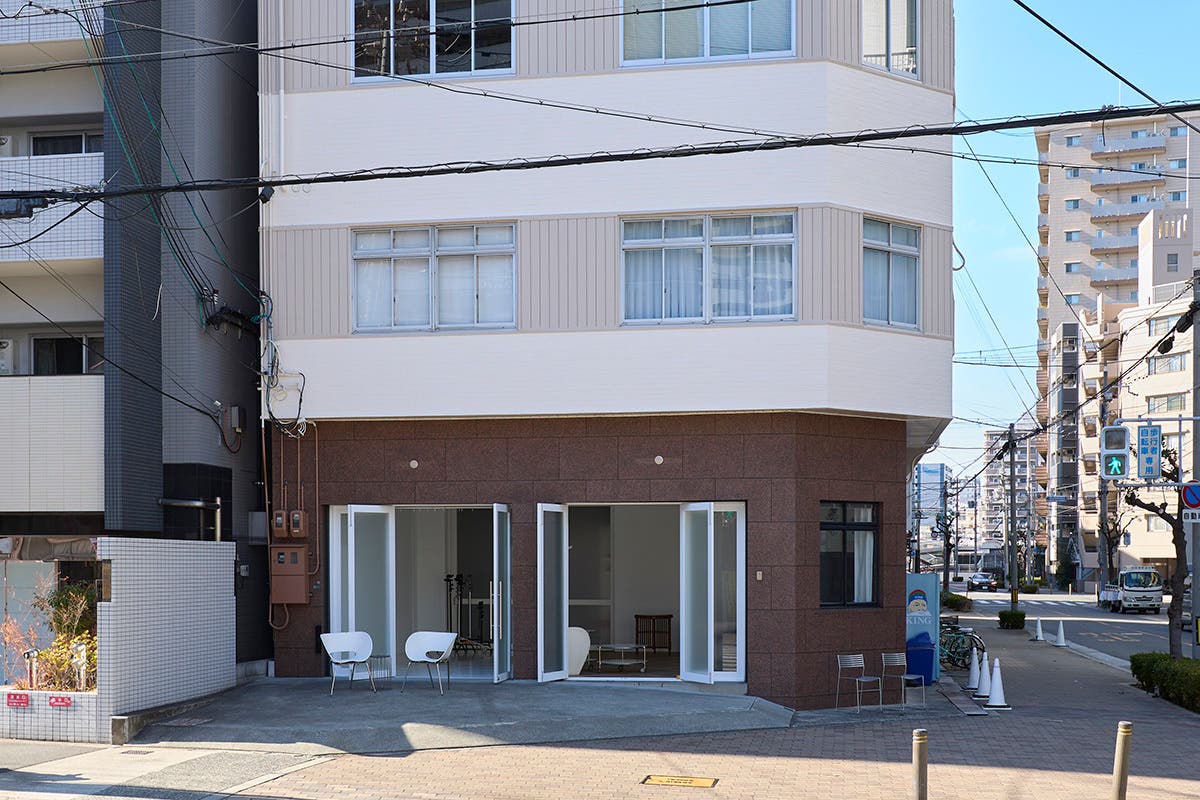 好立地の路面スタジオ。無料駐車スペースもあり、搬入なども簡単！の写真6