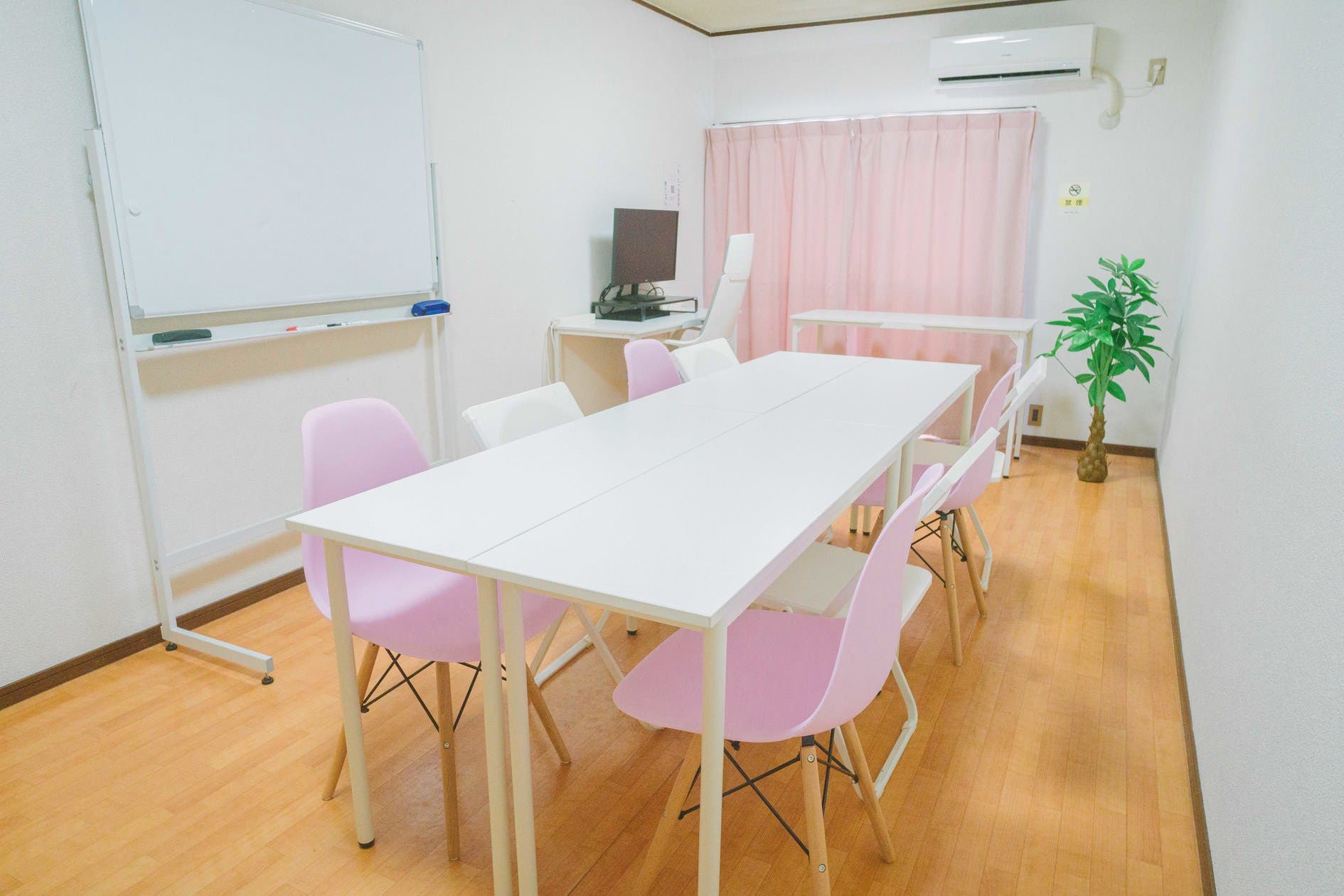 ｜博多駅5分／祇園駅1分｜最大10名｜長時間・夜間がお得！｜会議・Web面談・勉強・ネイル施術OK｜＜博多SAKURA会議室＞の写真5
