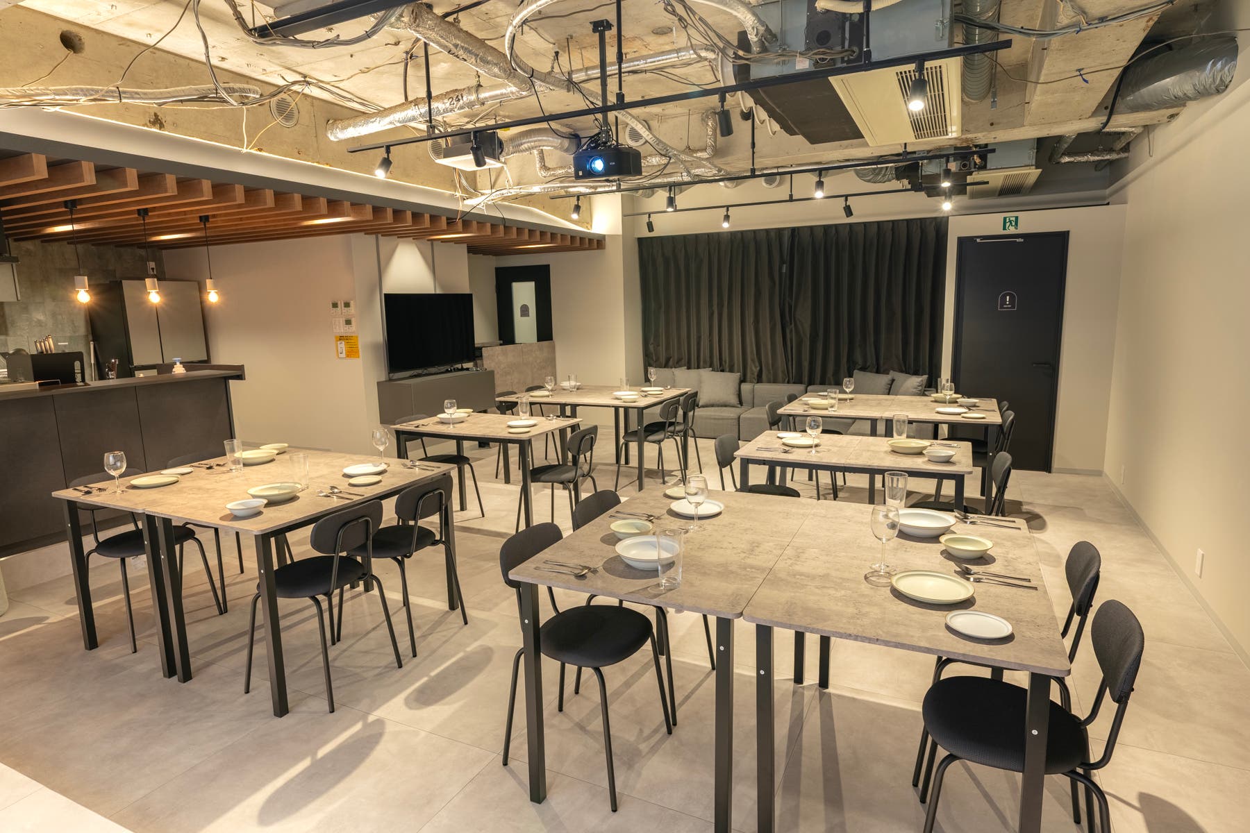 スペモ✨忘年会🍺70人収容🙆‍♂ビジネス💻️プロジェクター🎥歓送迎会🎉パーティー✨727_SpemoLOUNGE新橋の写真8