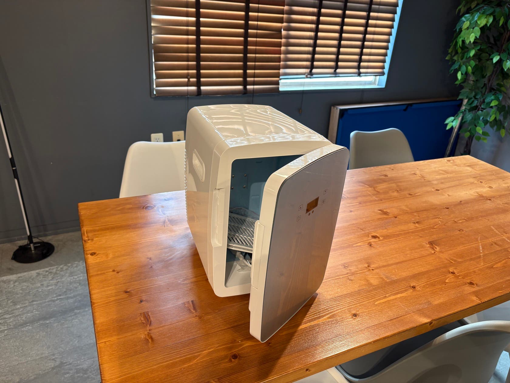 小型冷蔵庫の画像1