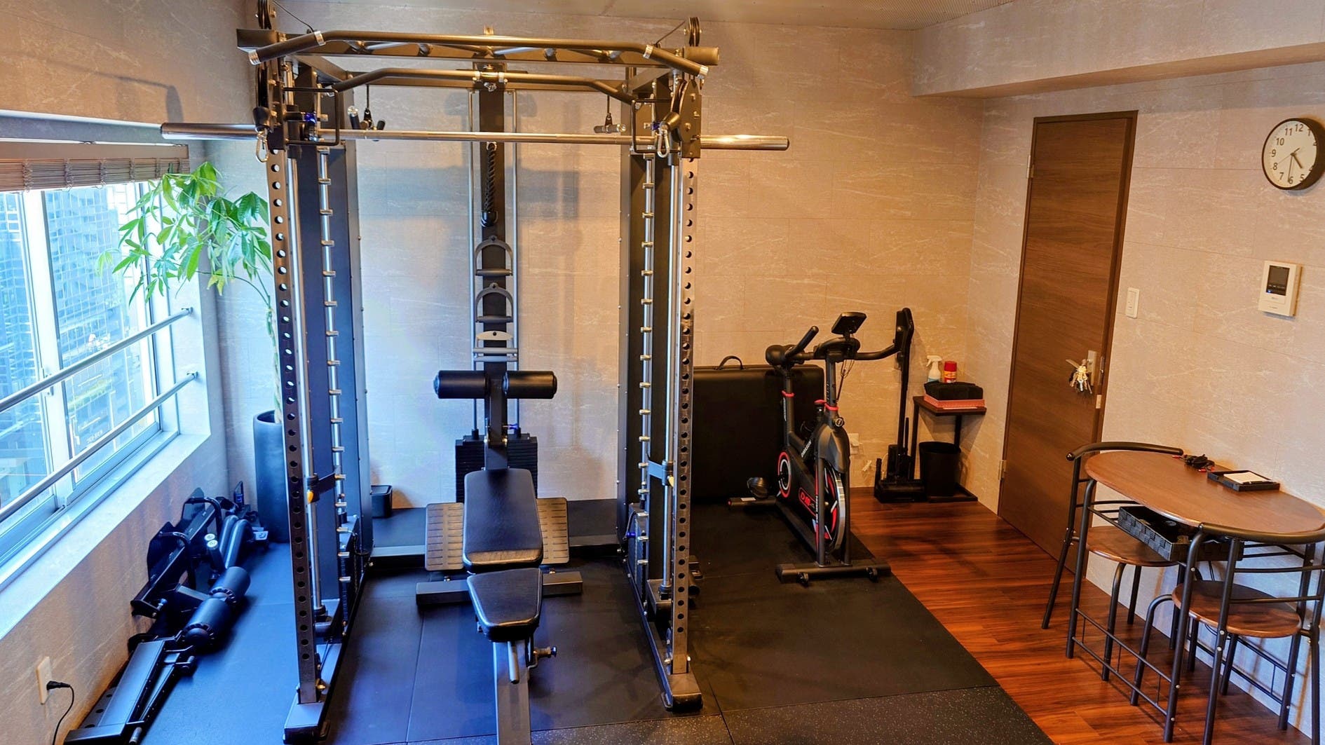新栄町駅から徒歩4分の個室レンタルジムの写真1