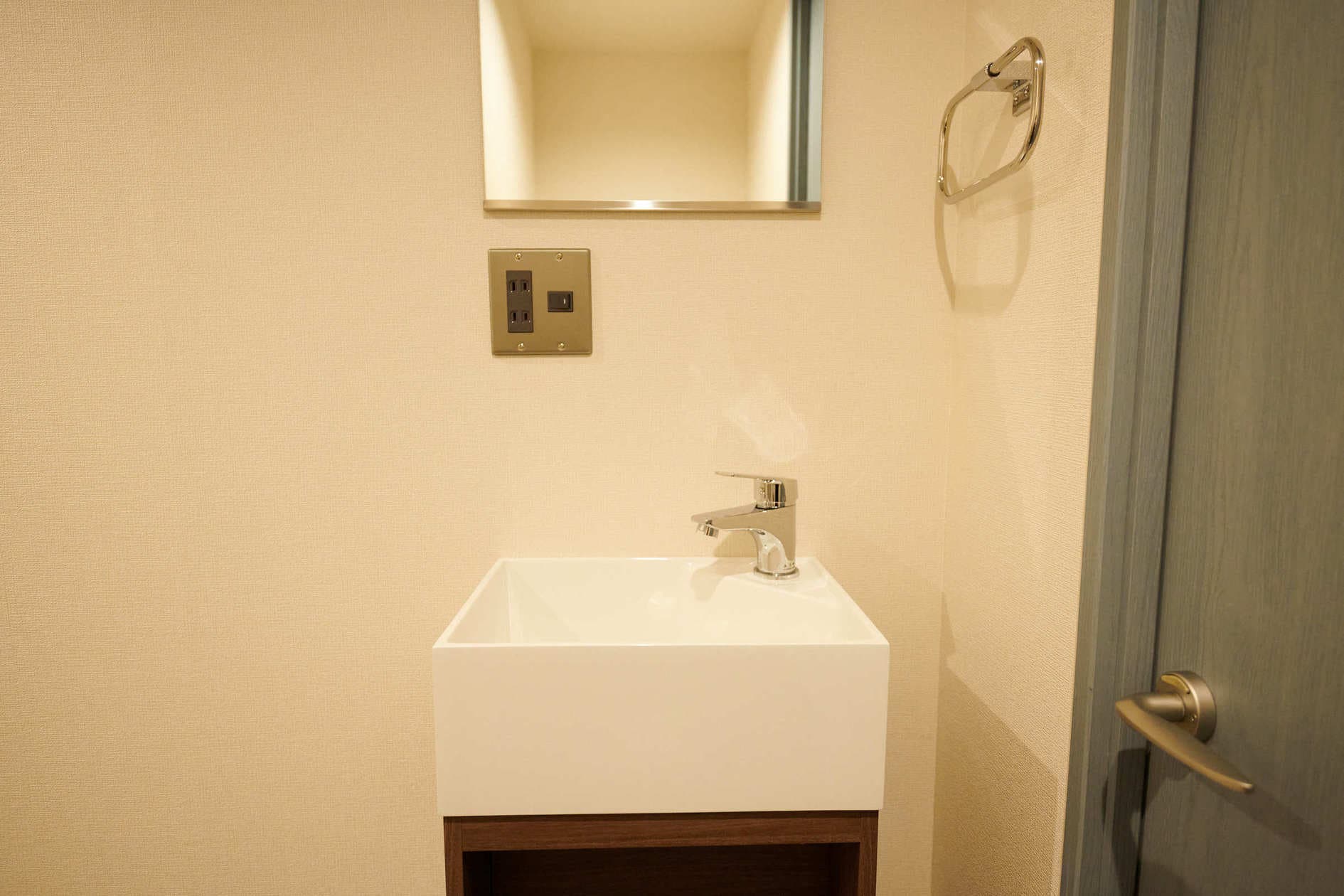 【 OPEN記念特別価格中 】本格ガレージ撮影スタジオ／登戸エリア／ハイエンド家具無料貸出の写真26