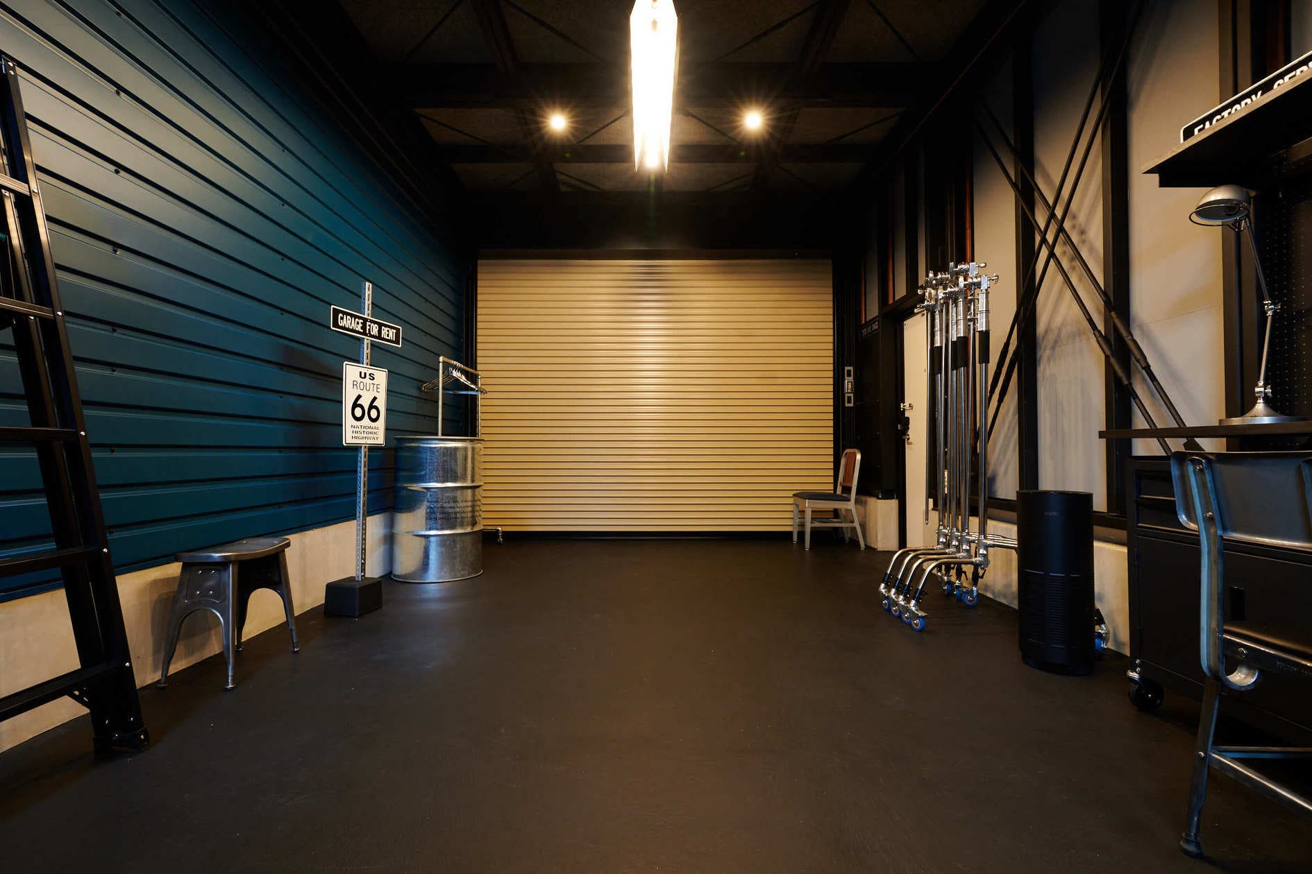 【 OPEN記念特別価格中 】本格ガレージ撮影スタジオ／登戸エリア／ハイエンド家具無料貸出の写真8