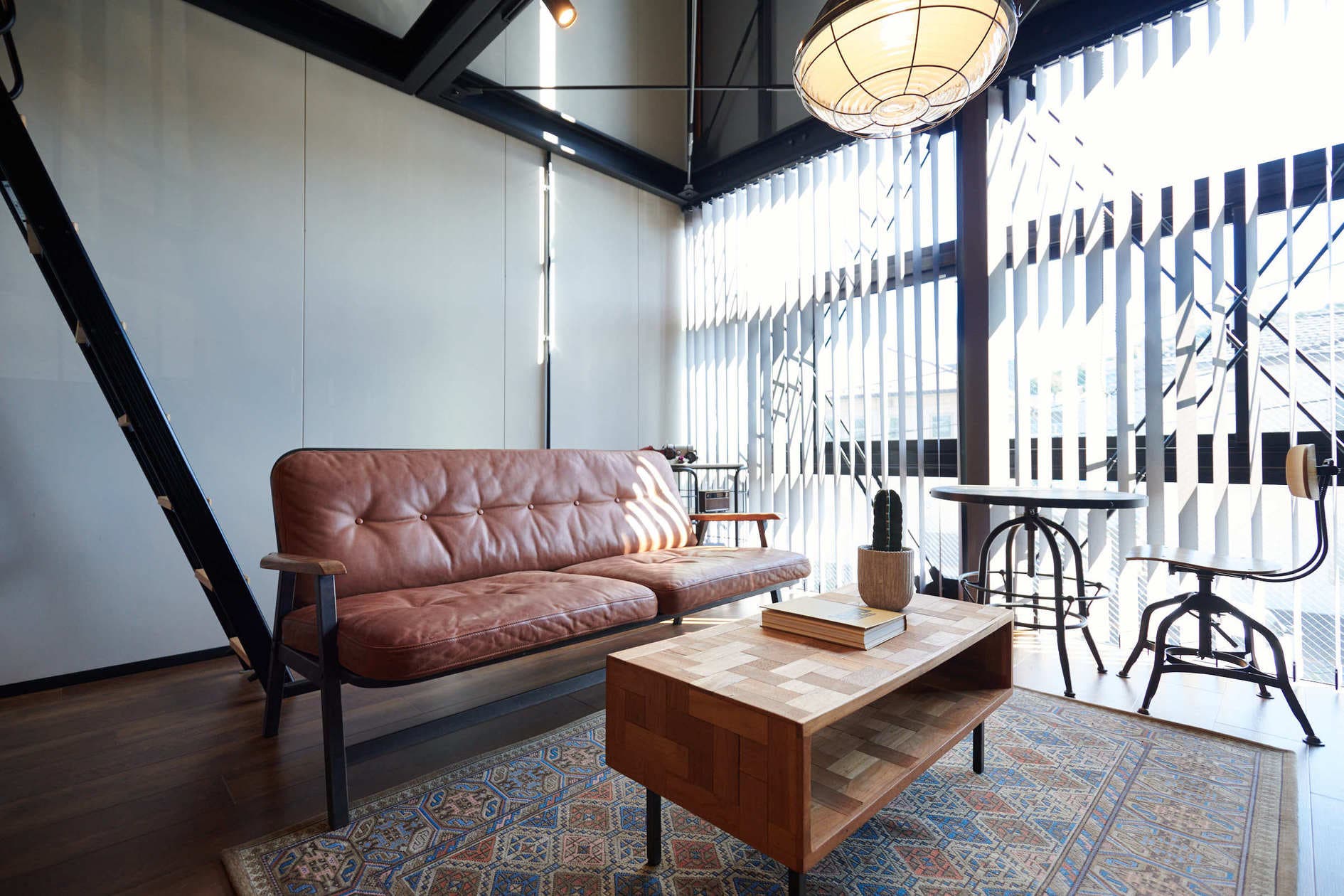 【 OPEN記念特別価格中 】本格ガレージ撮影スタジオ／登戸エリア／ハイエンド家具無料貸出の写真17