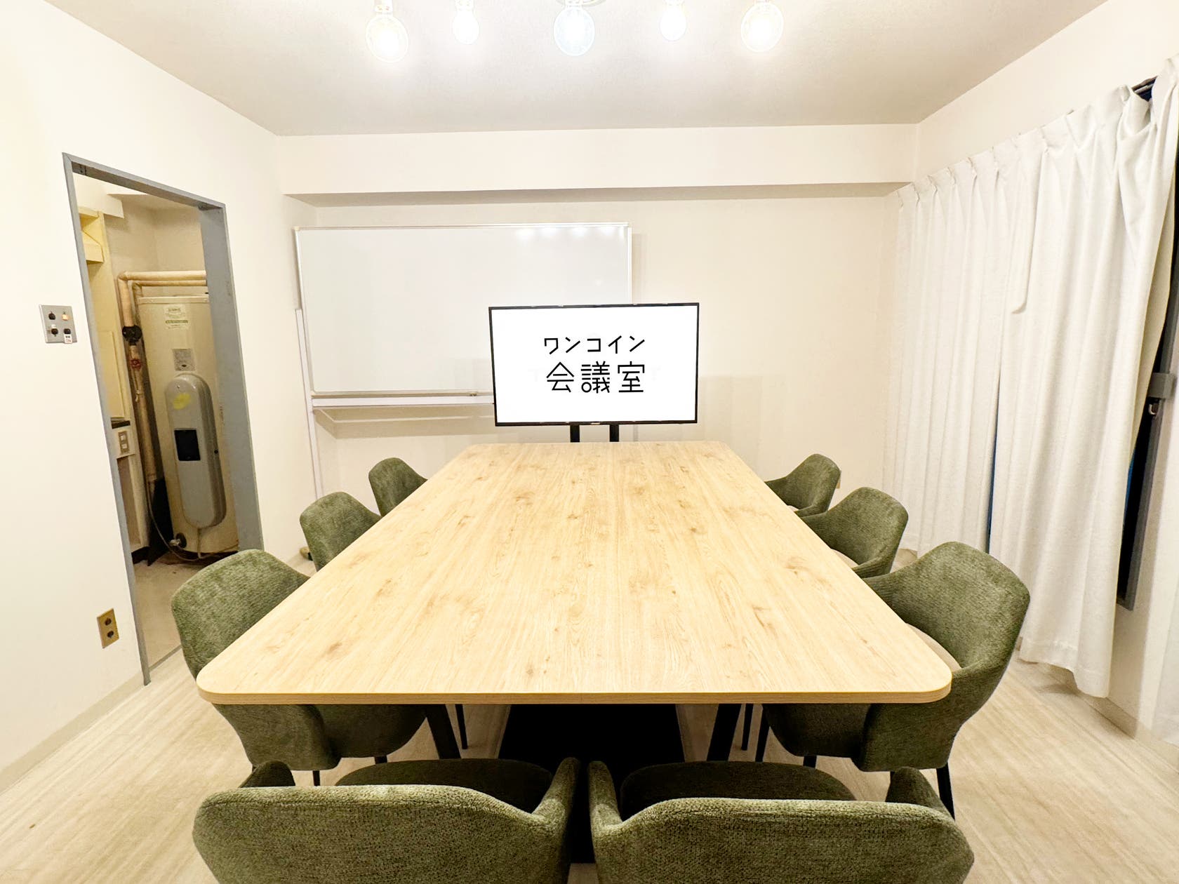 JR秋葉原駅・神田駅5分｜岩本町駅1分｜最大8名｜会議、商談、セミナー、勉強会、ボードゲーム、レッスン、女子会の利用に最適！の写真1