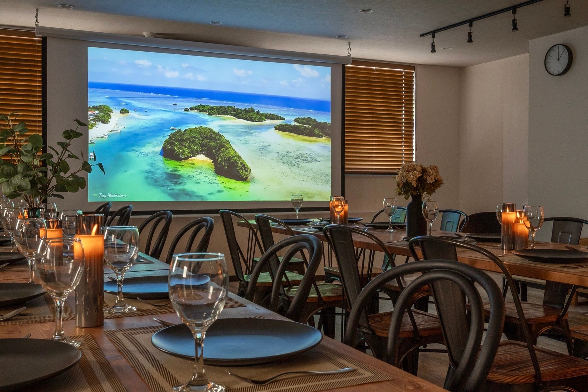 四谷三丁目駅30秒🚃24H/最大35名着席🎉大型スクリーン🎬映画・大人気ゲーム機🎮おしゃれなケータリング♪の写真5