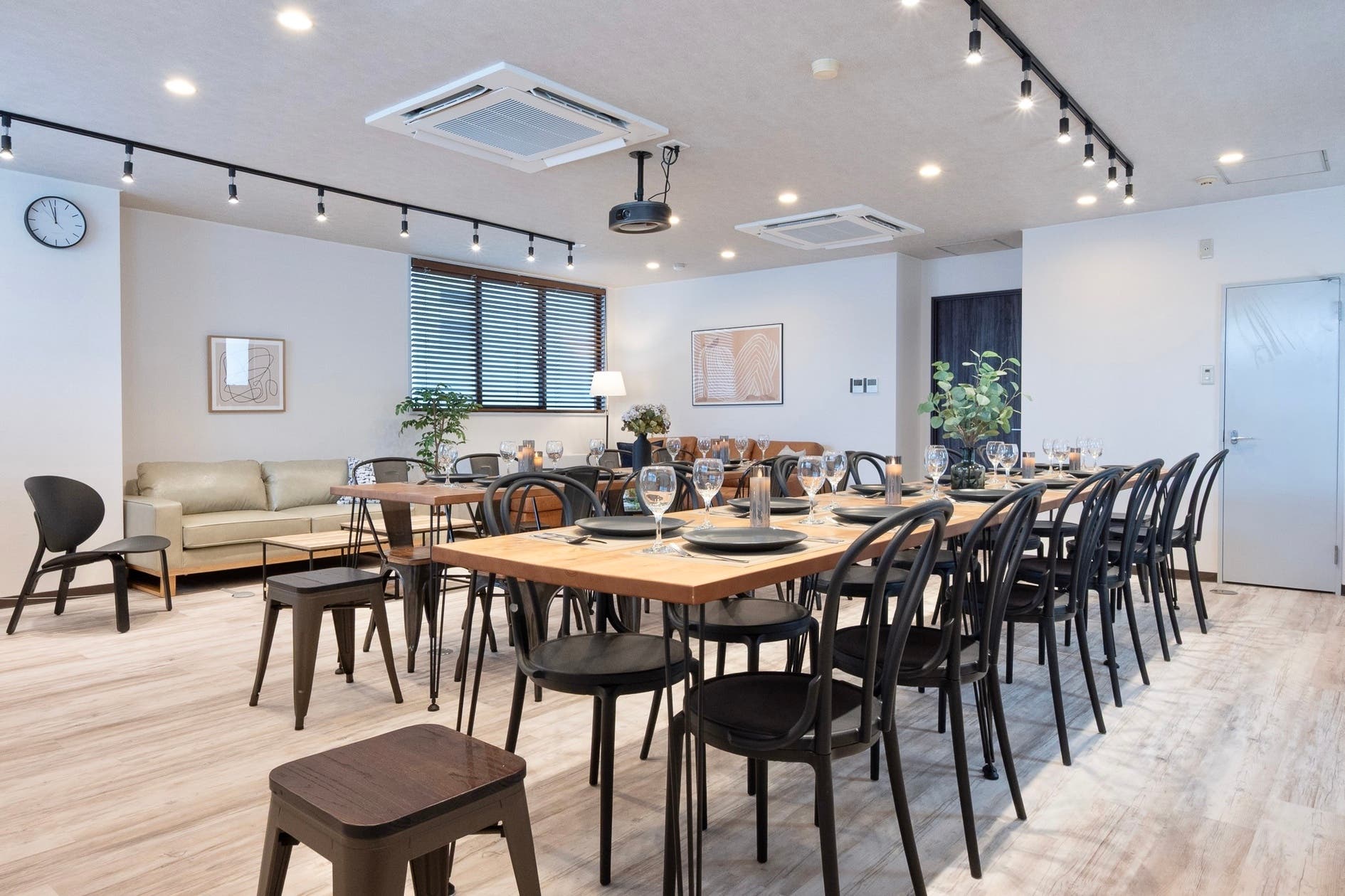 四谷三丁目駅30秒🚃24H/最大35名着席🎉大型スクリーン🎬映画・大人気ゲーム機🎮おしゃれなケータリング♪の写真9