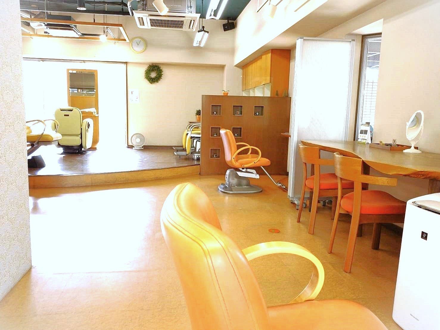 住吉駅 徒歩8分♪明るく開放的な雰囲気の面貸しサロンの写真1