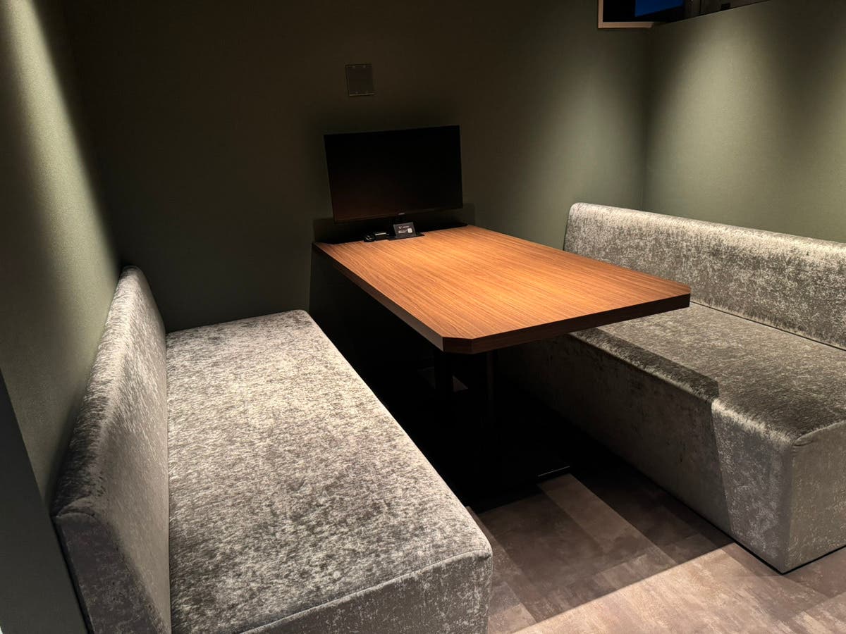 【1～6名BOX_A席】八王子駅徒歩3分！フリードリンク/モニター/Wi-Fi/充電器/テレワークやWeb会議に最適の写真3