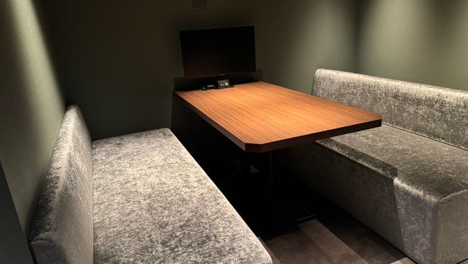 【1~6名BOX_A席】八王子駅徒歩3分!フリードリンク/モニター/Wi-Fi/充電器/テレワークやWeb会議に最適の写真3