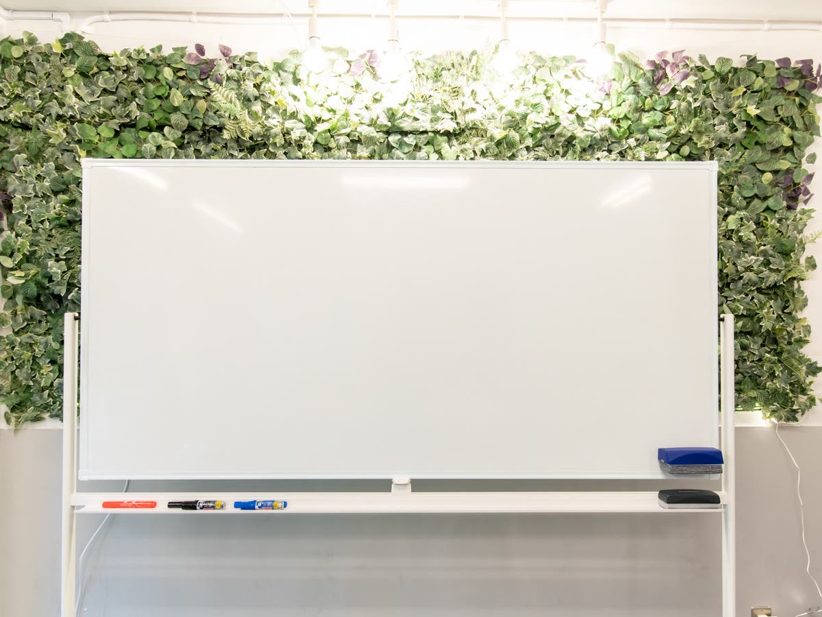 飯田橋駅A2出口→徒歩30秒｜最大8名｜会議、商談、セミナー、勉強会、ボードゲーム、レッスン、女子会の利用に最適！の写真7