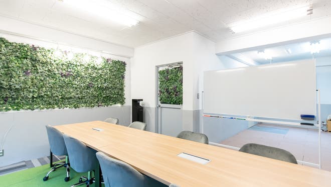 飯田橋駅A2出口→徒歩30秒|最大8名|会議、商談、セミナー、勉強会、ボードゲーム、レッスン、女子会の利用に最適!の写真8