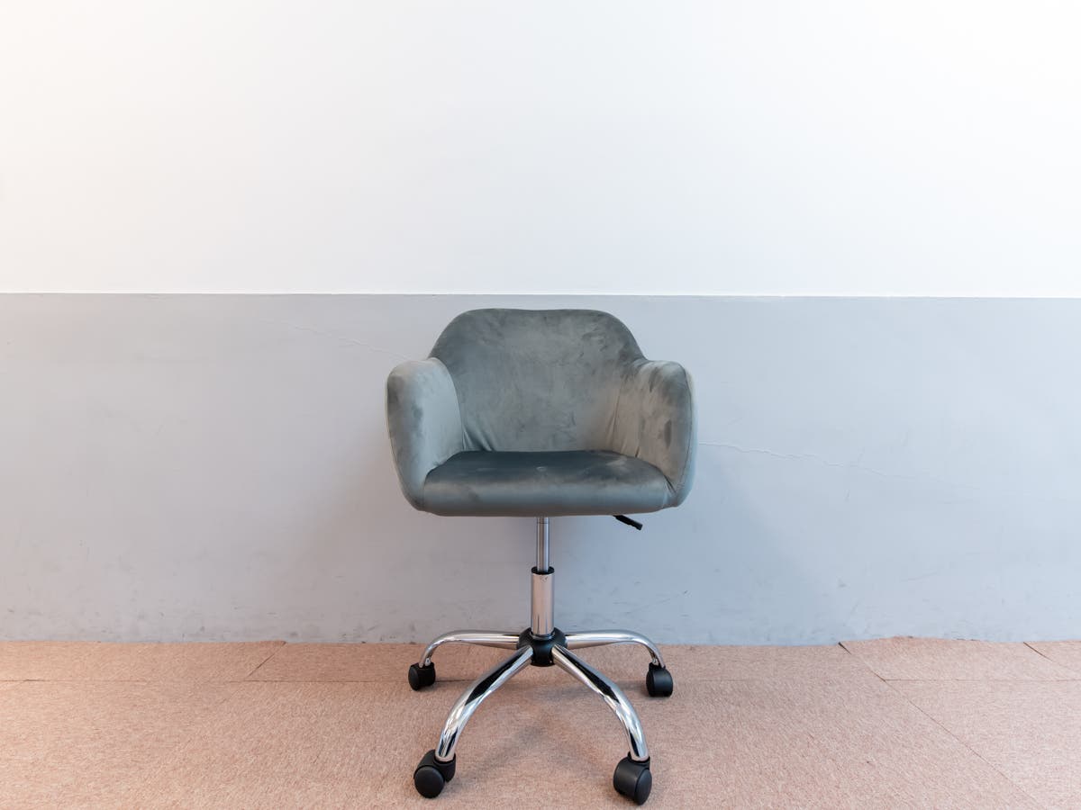 飯田橋駅A2出口→徒歩30秒｜最大8名｜会議、商談、セミナー、勉強会、ボードゲーム、レッスン、女子会の利用に最適！の写真10