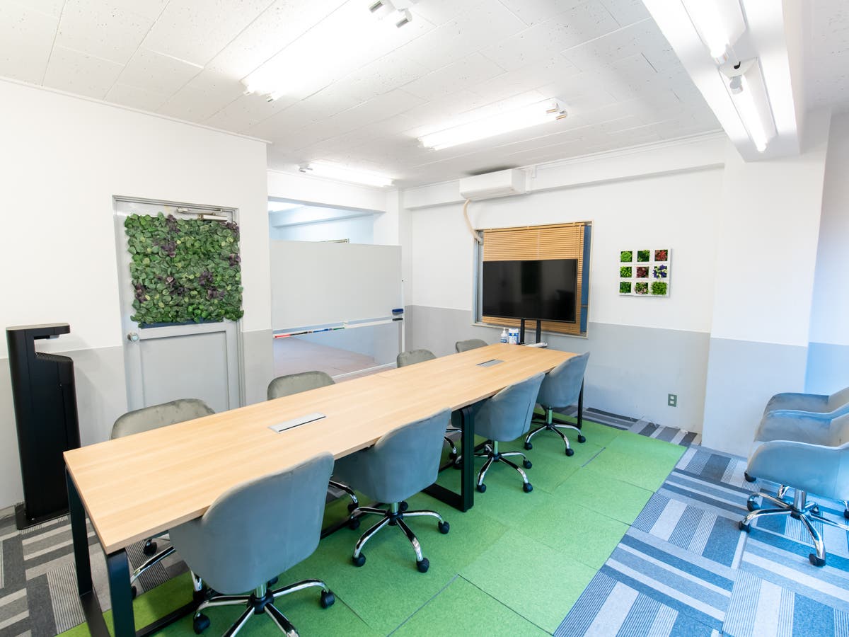 飯田橋駅A2出口→徒歩30秒｜最大8名｜会議、商談、セミナー、勉強会、ボードゲーム、レッスン、女子会の利用に最適！の写真12