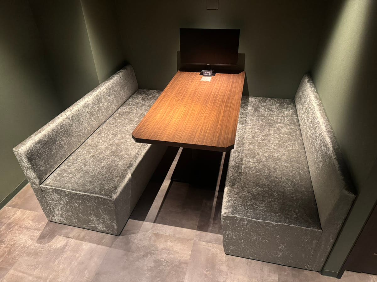 【1～6名BOX_A席】八王子駅徒歩3分！フリードリンク/モニター/Wi-Fi/充電器/テレワークやWeb会議に最適の写真2