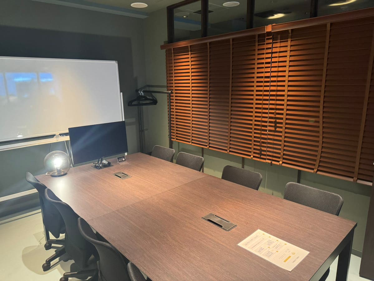 【8名会議室RoomB】八王子駅徒歩3分！/モニター/Wi-Fi/充電器/テレワークやWeb会議に最適の写真3