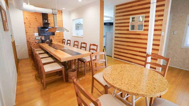 【🌲Xmas装飾🎅馬橋駅徒歩7分】一軒家🏠駐車場2台🚗キッズルーム完備🍀12人着席可の鉄板テーブル🍖の写真3