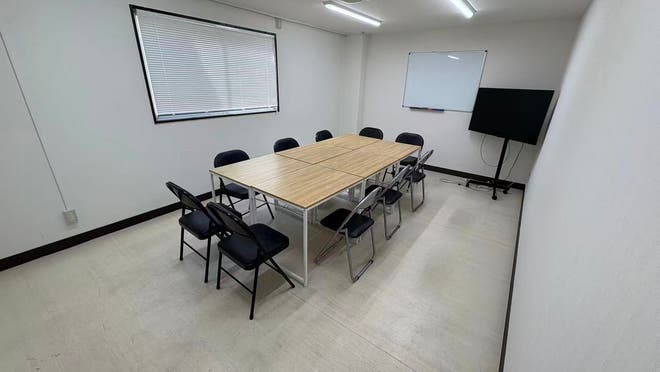 高田馬場平日 1,500円/1h★2A室、同ビル内に2部屋あり!最大16名着席でリーズナブルな貸会議室!の写真1