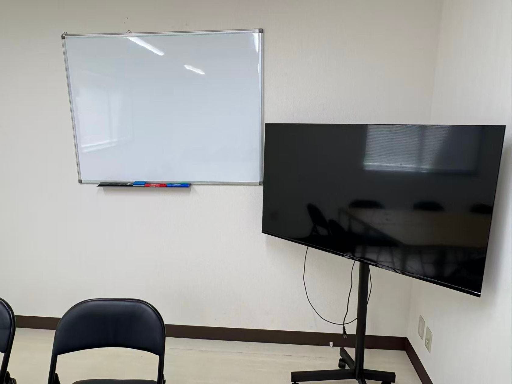 高田馬場平日 1,500円/1h★2A室、同ビル内に2部屋あり！最大16名着席でリーズナブルな貸会議室！の写真13