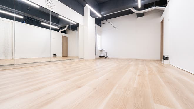 上履きシューズダンスに!24時間利用可能な多目的レンタルスペースの写真1