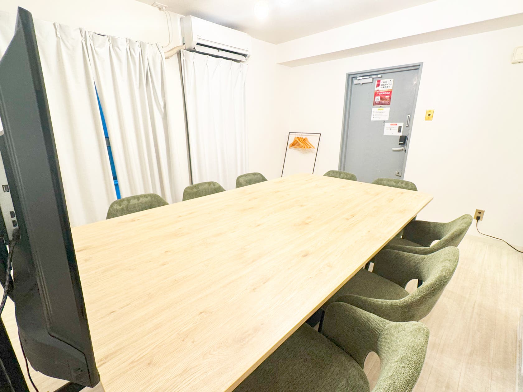 JR秋葉原駅・神田駅5分｜岩本町駅1分｜最大8名｜会議、商談、セミナー、勉強会、ボードゲーム、レッスン、女子会の利用に最適！の写真5