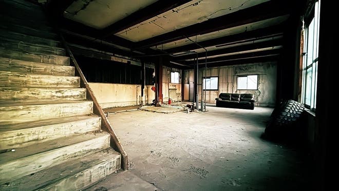 新たな可能性を与える廃墟スタジオ。🟩緑と大きな看板があるカーコーティング店が目印!の写真9