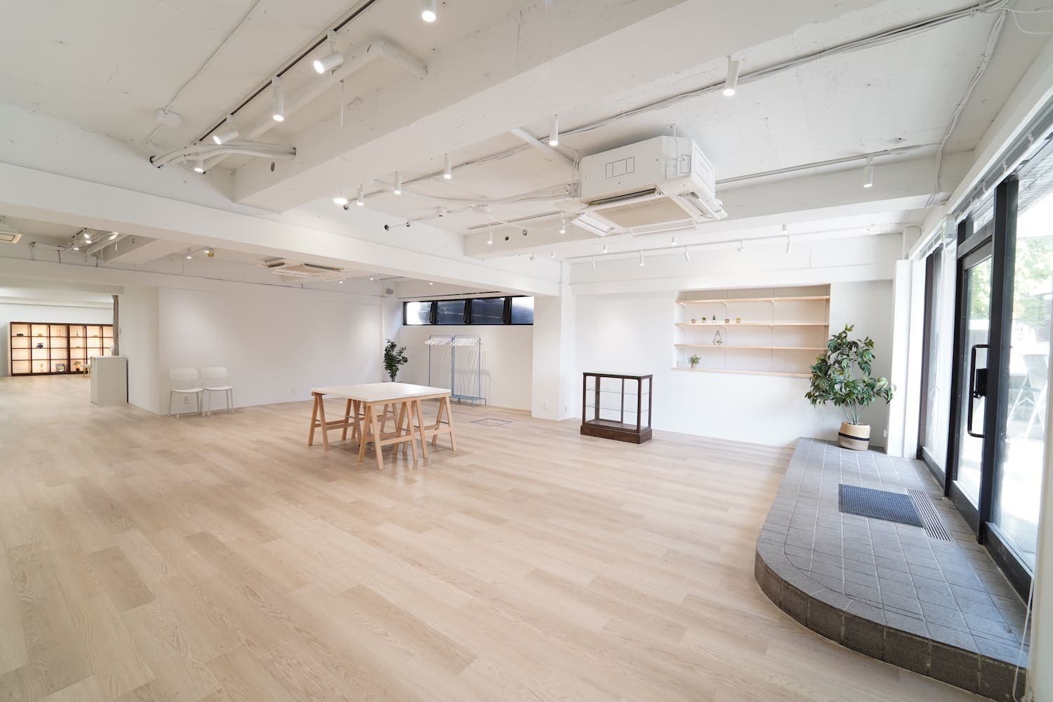 【原宿駅より徒歩7分・北参道駅から徒歩6分/ 北参道店 ROADSIDE】ポップアップショップやイベントにおすすめの路面スペースの写真1