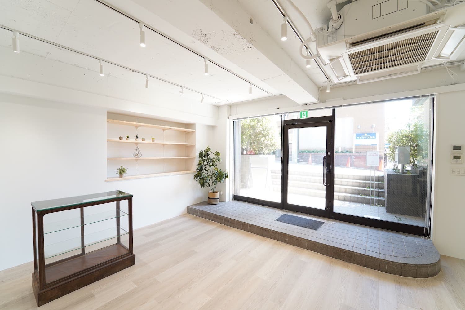 【原宿駅より徒歩7分・北参道駅から徒歩6分/ 北参道店 ROADSIDE】ポップアップショップやイベントにおすすめの路面スペースの写真12