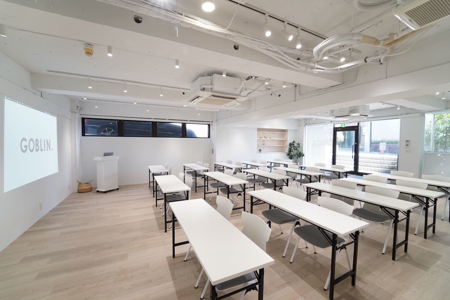 【原宿駅より徒歩7分・北参道駅から徒歩6分/ 北参道店 ROADSIDE】ポップアップショップやイベントにおすすめの路面スペースの写真6