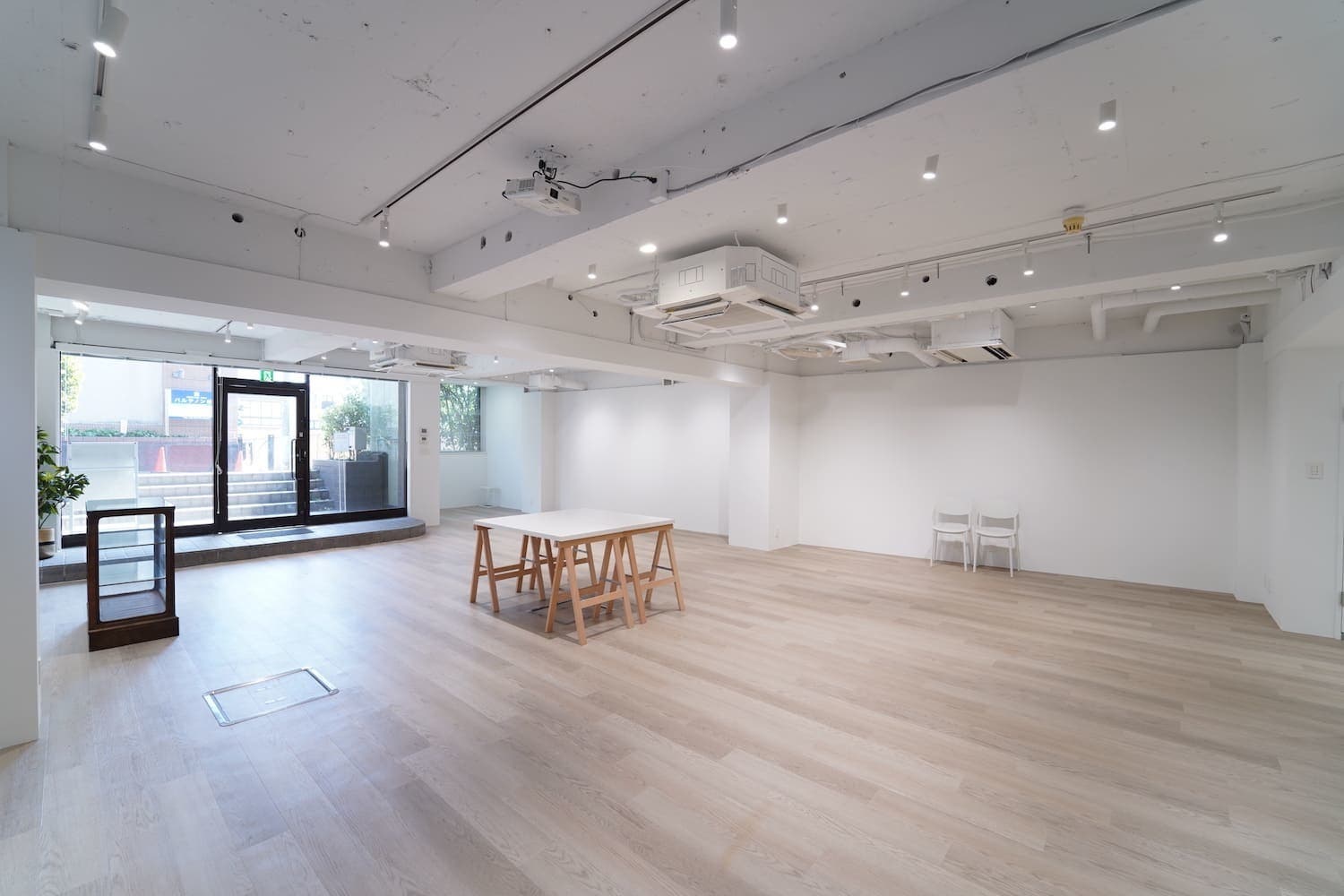 【原宿駅より徒歩7分・北参道駅から徒歩6分/ 北参道店 ROADSIDE】ポップアップショップやイベントにおすすめの路面スペースの写真3