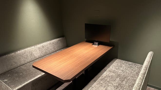 【1~6名BOX B席】八王子駅徒歩3分!フリードリンク/モニター/Wi-Fi/充電器/テレワークやWeb会議に最適の写真3