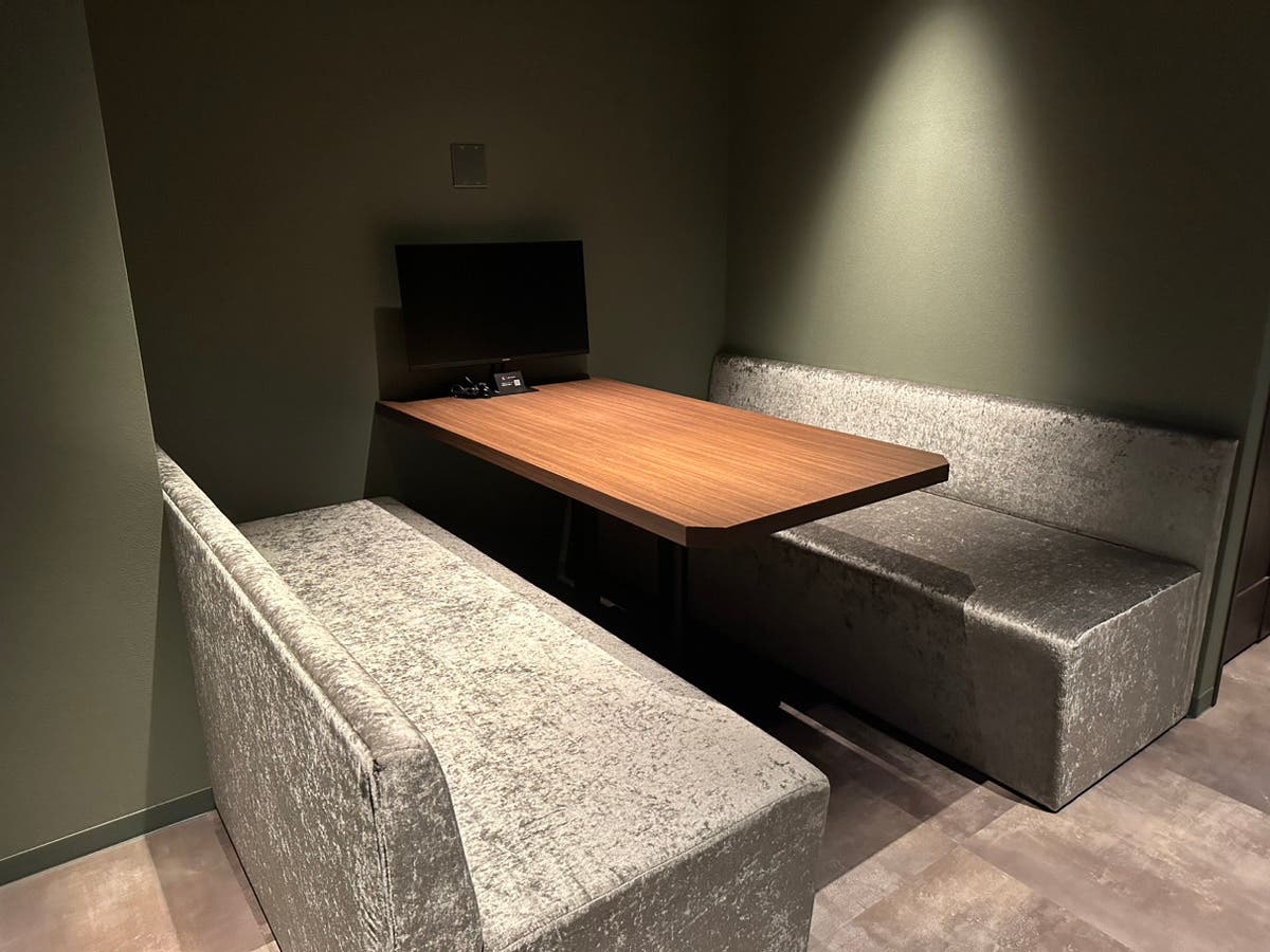 【1~6名BOX B席】八王子駅徒歩3分！フリードリンク/モニター/Wi-Fi/充電器/テレワークやWeb会議に最適の写真4