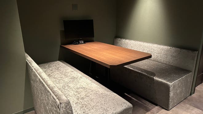 【1~6名BOX B席】八王子駅徒歩3分!フリードリンク/モニター/Wi-Fi/充電器/テレワークやWeb会議に最適の写真4