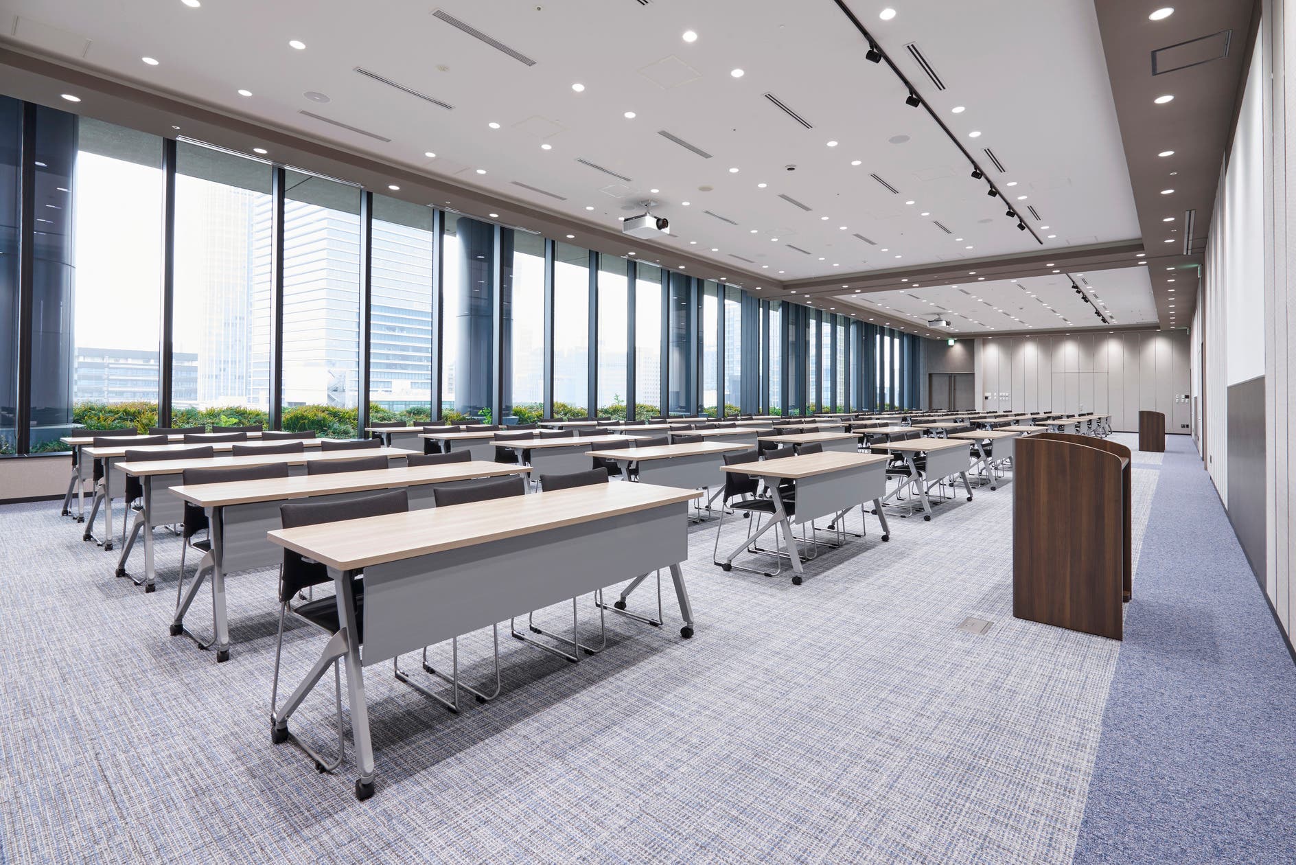 【日比谷スカイカンファレンス】メイン会場＋控室の写真1