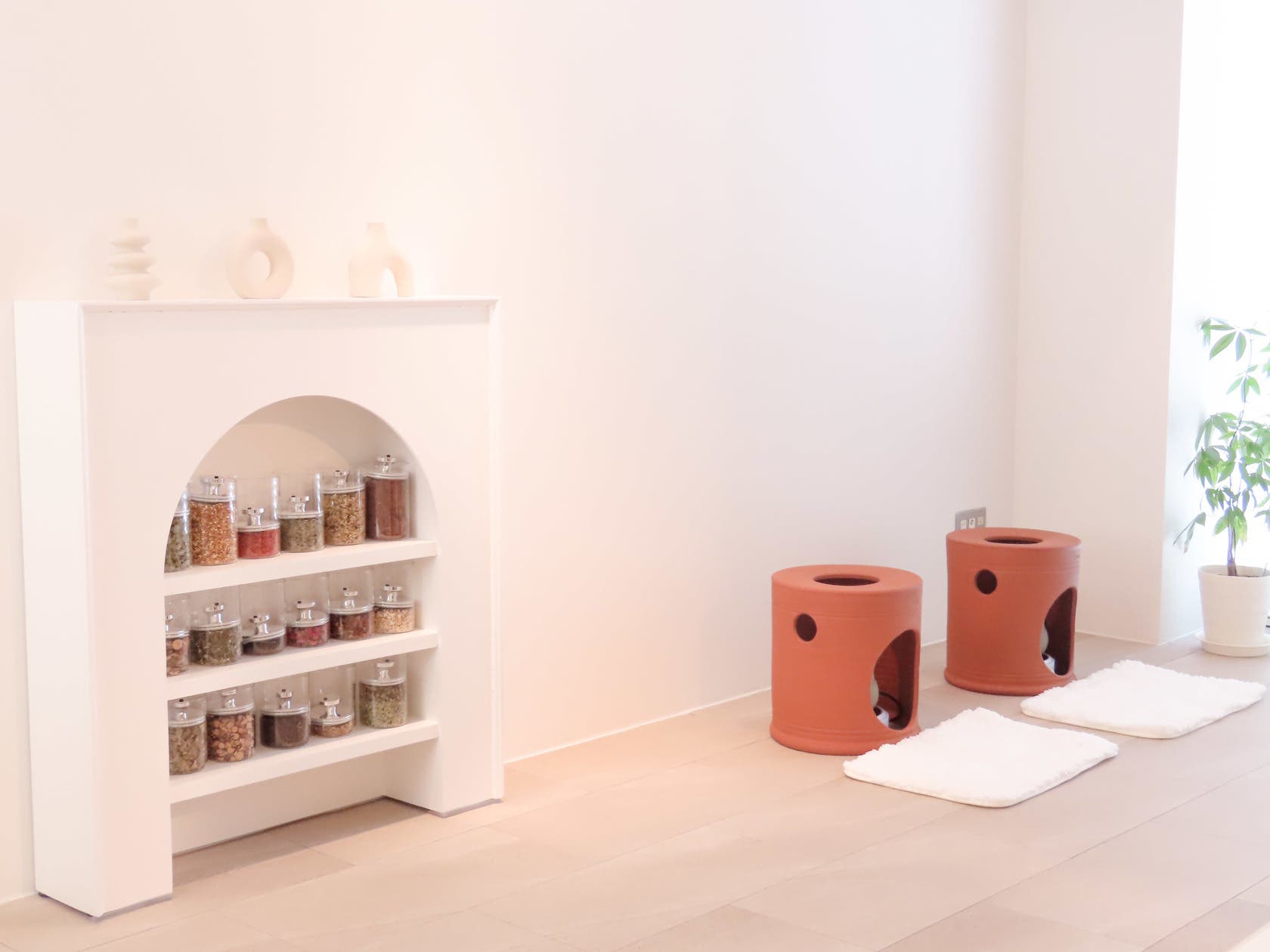 【14畳白亜の空間♪】東銀座5分のラグジュアリーシェアサロンの写真4